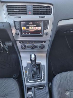 Grey Volkswagen Golf 2015 in Siauliai, with an engine capacity of 1.97 L and mileage of 272 thousand km for 8600 €, photo 27 on AUTOMOTO.COM.LV