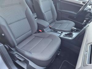 Grey Volkswagen Golf 2015 in Siauliai, with an engine capacity of 1.97 L and mileage of 272 thousand km for 8600 €, photo 30 on AUTOMOTO.COM.LV