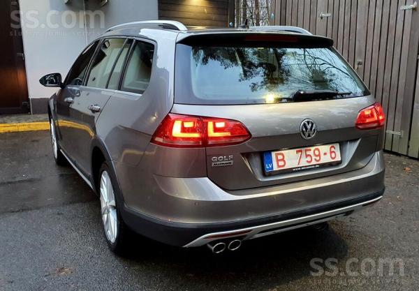 Grey Volkswagen Golf 2016 in Riga, with an engine capacity of 2.00 L and mileage of 222 thousand km for 9550 €, photo 4 on AUTOMOTO.COM.LV