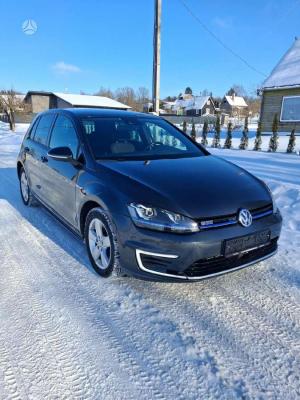 Grey Volkswagen Golf 2016 in Raseiniai, with an engine capacity of 1.40 L and mileage of 105 thousand km for 9800 €, photo  on AUTOMOTO.COM.LV