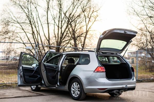 Grey Volkswagen Golf 2016 in Riga, with an engine capacity of 1.60 L and mileage of 258 thousand km for 8490 €, photo 9 on AUTOMOTO.COM.LV