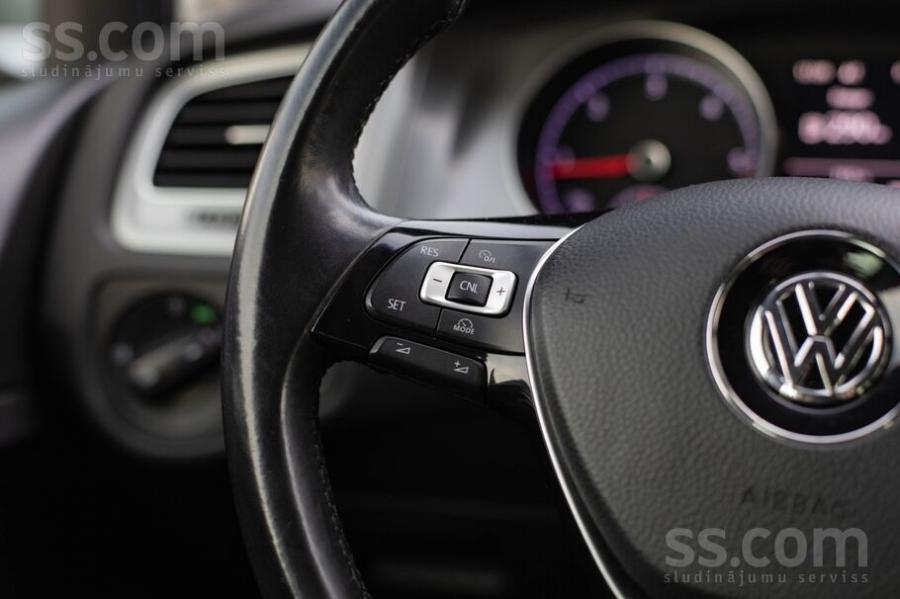 Pelēks Volkswagen Golf 2016 Rīga, ar dzinēja tilpumu 1.60 L un nobraukumu 258 tūkst. km par 8490 €, foto 17 vietnē AUTOMOTO.COM.LV