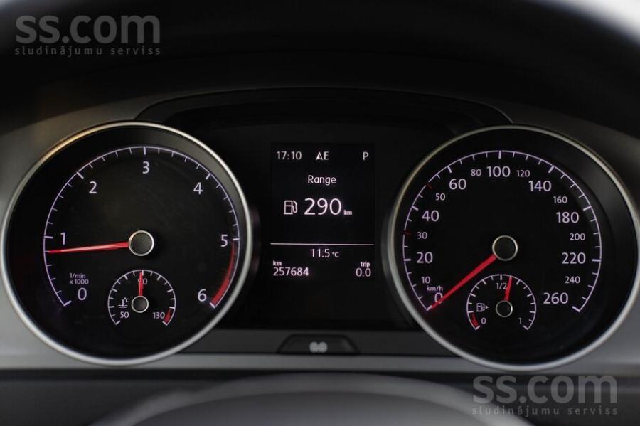 Pelēks Volkswagen Golf 2016 Rīga, ar dzinēja tilpumu 1.60 L un nobraukumu 258 tūkst. km par 8490 €, foto 20 vietnē AUTOMOTO.COM.LV