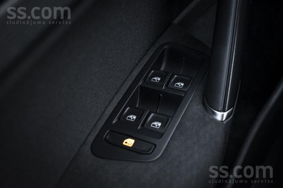 Pelēks Volkswagen Golf 2016 Rīga, ar dzinēja tilpumu 1.60 L un nobraukumu 242 tūkst. km par 7990 €, foto 14 vietnē AUTOMOTO.COM.LV