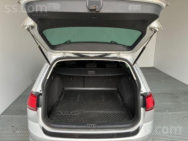 Grey Volkswagen Golf 2016 in Riga, with an engine capacity of 1.60 L and mileage of 261 thousand km for 5500 €, photo 5 on AUTOMOTO.COM.LV