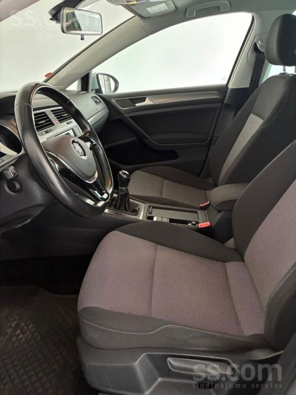 Grey Volkswagen Golf 2016 in Riga, with an engine capacity of 1.60 L and mileage of 261 thousand km for 5500 €, photo 9 on AUTOMOTO.COM.LV