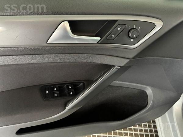 Grey Volkswagen Golf 2016 in Riga, with an engine capacity of 1.60 L and mileage of 261 thousand km for 5500 €, photo 10 on AUTOMOTO.COM.LV