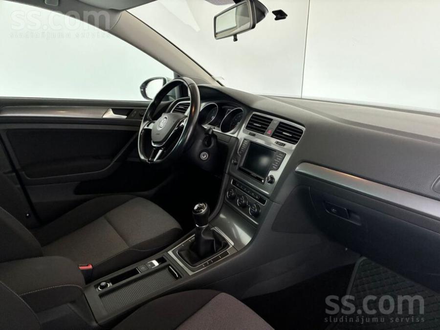 Pelēks Volkswagen Golf 2016 Rīga, ar dzinēja tilpumu 1.60 L un nobraukumu 261 tūkst. km par 5500 €, foto 16 vietnē AUTOMOTO.COM.LV