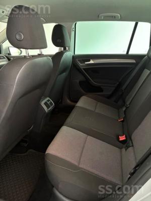 Pelēks Volkswagen Golf 2016 Rīga, ar dzinēja tilpumu 1.60 L un nobraukumu 261 tūkst. km par 5500 €, foto 18 vietnē AUTOMOTO.COM.LV