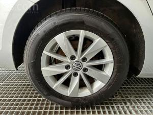 Pelēks Volkswagen Golf 2016 Rīga, ar dzinēja tilpumu 1.60 L un nobraukumu 261 tūkst. km par 5500 €, foto 20 vietnē AUTOMOTO.COM.LV