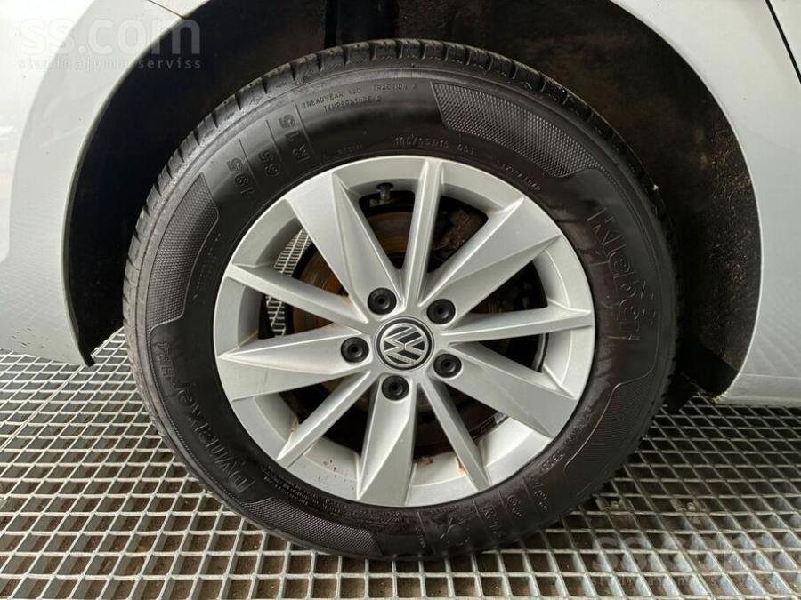 Pelēks Volkswagen Golf 2016 Rīga, ar dzinēja tilpumu 1.60 L un nobraukumu 261 tūkst. km par 5500 €, foto 20 vietnē AUTOMOTO.COM.LV