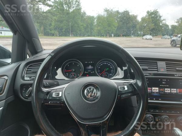 Grey Volkswagen Golf 2016 in Riga, with an engine capacity of 2.00 L and mileage of 214 thousand km for 8900 €, photo 3 on AUTOMOTO.COM.LV