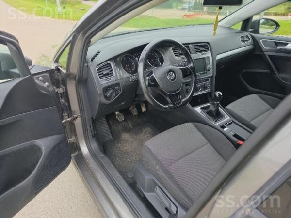 Grey Volkswagen Golf 2016 in Riga, with an engine capacity of 1.60 L and mileage of 262 thousand km for 5600 €, photo 5 on AUTOMOTO.COM.LV