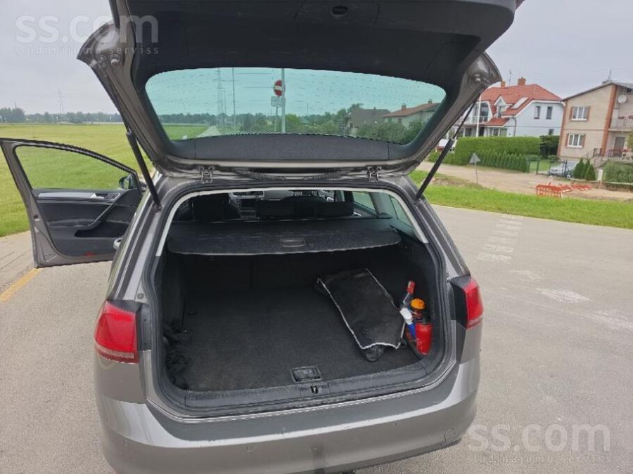 Pelēks Volkswagen Golf 2016 Rīga, ar dzinēja tilpumu 1.60 L un nobraukumu 262 tūkst. km par 5600 €, foto 10 vietnē AUTOMOTO.COM.LV