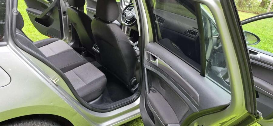 Grey Volkswagen Golf 2016 in Moletai, with an engine capacity of 1.60 L and mileage of 254 thousand km for 5500 €, photo 6 on AUTOMOTO.COM.LV