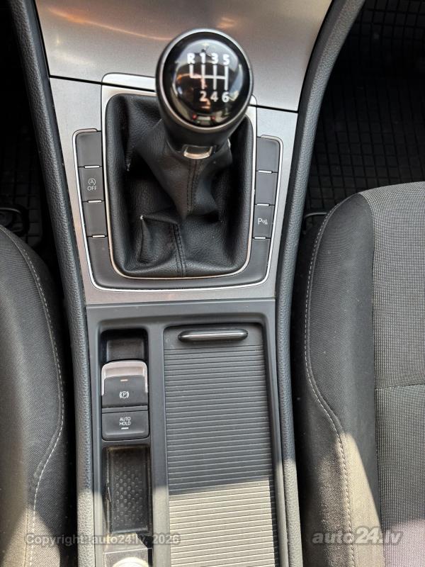Pelēks Volkswagen Golf 2016 Tallina, ar dzinēja tilpumu 1.40 L un nobraukumu 224 tūkst. km par 6900 €, foto 6 vietnē AUTOMOTO.COM.LV