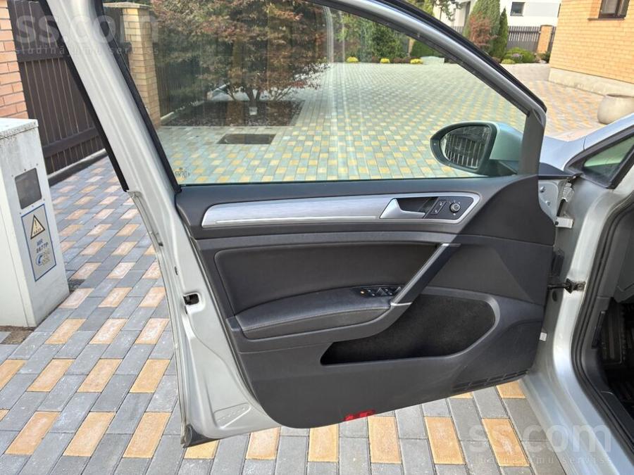 Pelēks Volkswagen Golf 2016 Rīga, ar dzinēja tilpumu 2.00 L un nobraukumu 0 tūkst. km par 7900 €, foto 14 vietnē AUTOMOTO.COM.LV