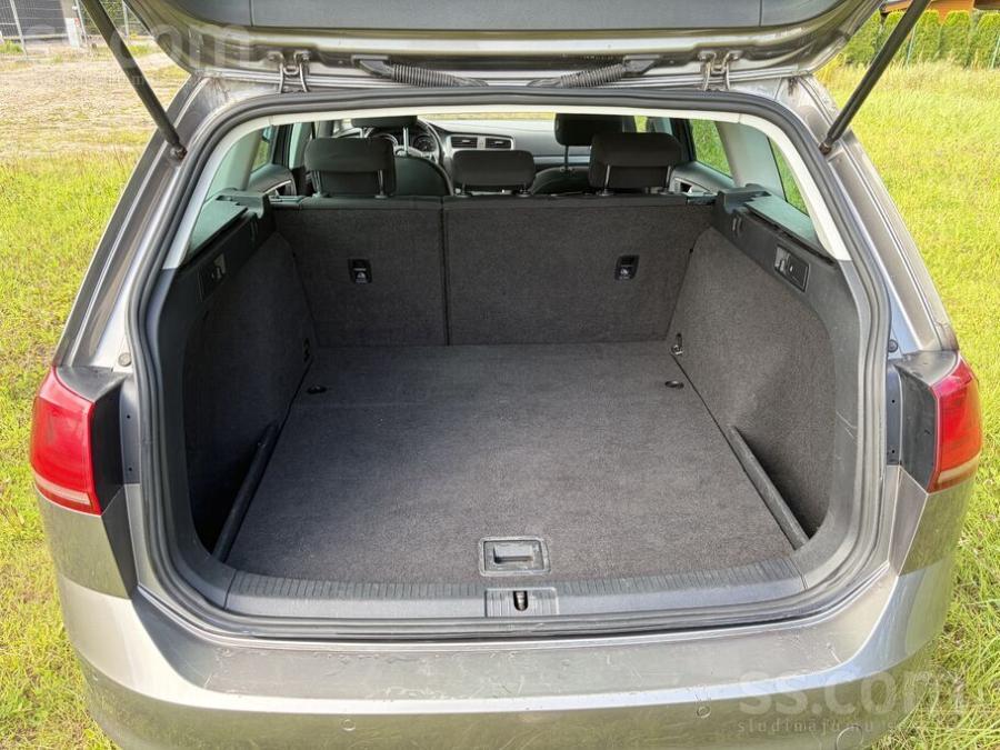 Grey Volkswagen Golf 2016 in Riga, with an engine capacity of 1.40 L and mileage of 193 thousand km for 6800 €, photo 9 on AUTOMOTO.COM.LV