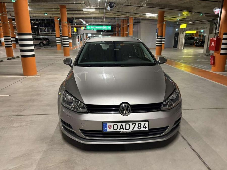 Pelēks Volkswagen Golf 2016 Viļņa, ar dzinēja tilpumu 1.20 L un nobraukumu 179 tūkst. km par 5900 €, foto 3 vietnē AUTOMOTO.COM.LV