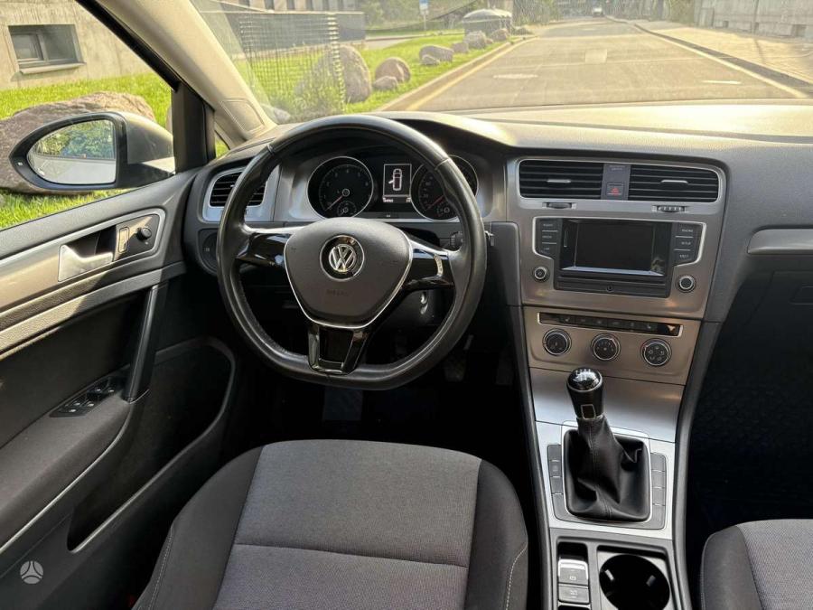 Pelēks Volkswagen Golf 2016 Viļņa, ar dzinēja tilpumu 1.20 L un nobraukumu 179 tūkst. km par 5900 €, foto 13 vietnē AUTOMOTO.COM.LV