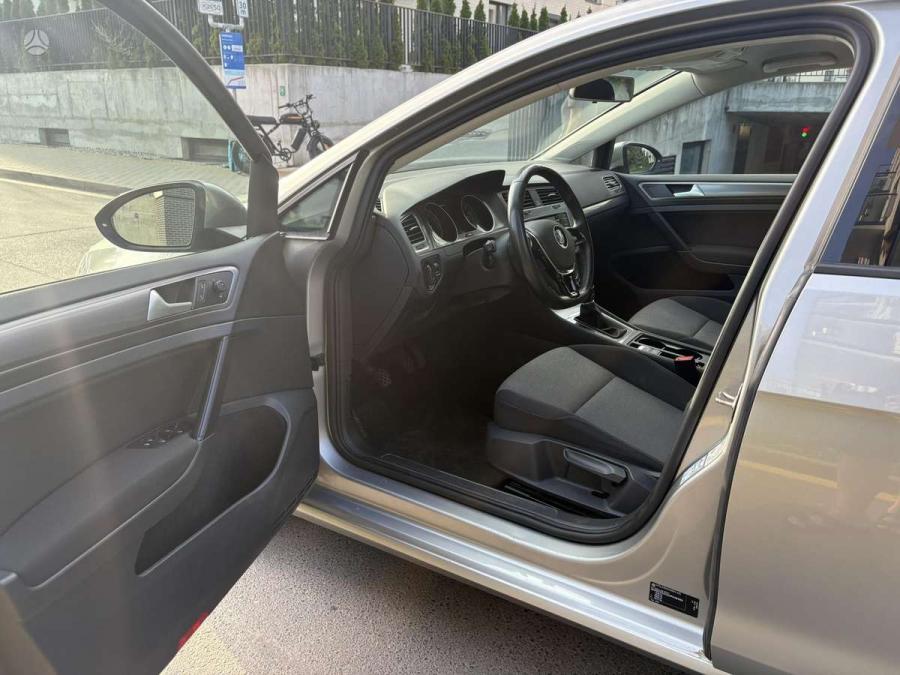 Pelēks Volkswagen Golf 2016 Viļņa, ar dzinēja tilpumu 1.20 L un nobraukumu 179 tūkst. km par 5900 €, foto 14 vietnē AUTOMOTO.COM.LV