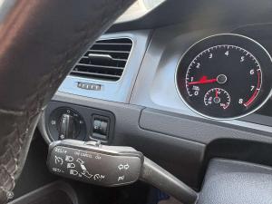 Pelēks Volkswagen Golf 2016 Viļņa, ar dzinēja tilpumu 1.20 L un nobraukumu 179 tūkst. km par 5900 €, foto 17 vietnē AUTOMOTO.COM.LV