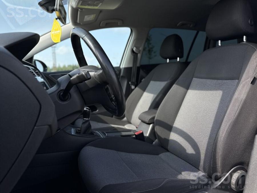 Pelēks Volkswagen Golf 2016 Liepāja, ar dzinēja tilpumu 1.60 L un nobraukumu 203 tūkst. km par 6500 €, foto 15 vietnē AUTOMOTO.COM.LV