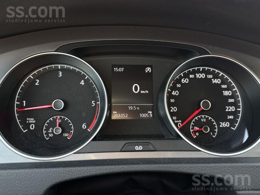 Pelēks Volkswagen Golf 2016 Liepāja, ar dzinēja tilpumu 1.60 L un nobraukumu 203 tūkst. km par 6500 €, foto 19 vietnē AUTOMOTO.COM.LV