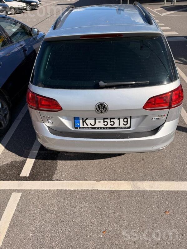 Grey Volkswagen Golf 2016 in Riga, with an engine capacity of 1.60 L and mileage of 262 thousand km for 5780 €, photo 4 on AUTOMOTO.COM.LV