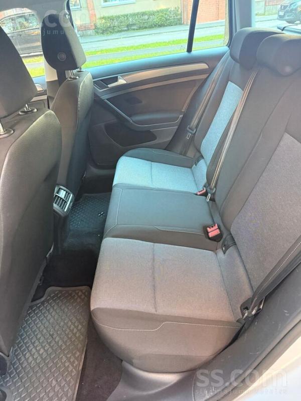 Grey Volkswagen Golf 2016 in Riga, with an engine capacity of 1.60 L and mileage of 262 thousand km for 5780 €, photo 10 on AUTOMOTO.COM.LV