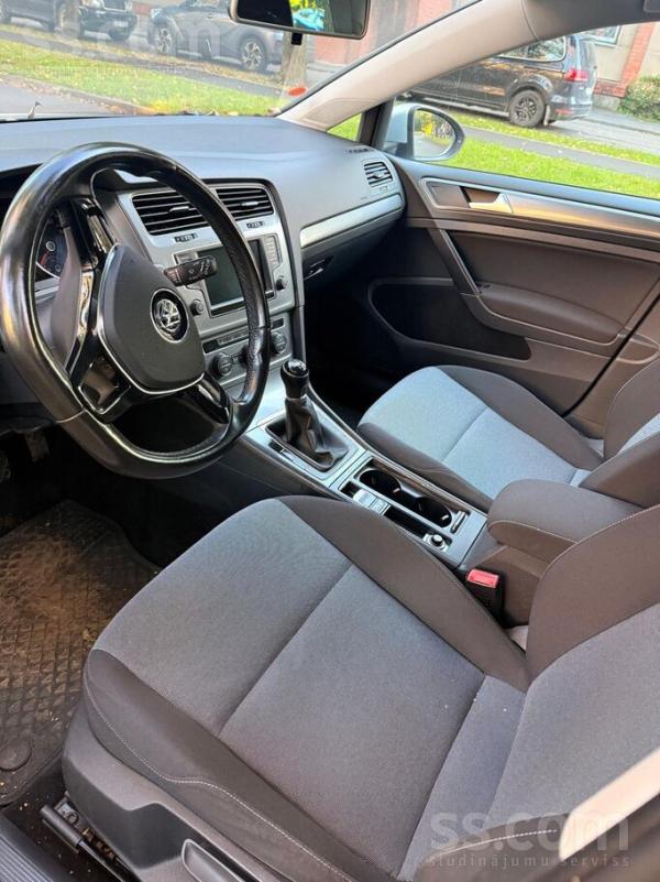 Grey Volkswagen Golf 2016 in Riga, with an engine capacity of 1.60 L and mileage of 262 thousand km for 5780 €, photo 11 on AUTOMOTO.COM.LV