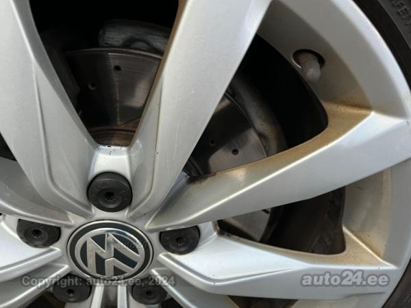 Pelēks Volkswagen Golf 2017 Tallina, ar dzinēja tilpumu 1.40 L un nobraukumu 153 tūkst. km par 10600 €, foto 11 vietnē AUTOMOTO.COM.LV