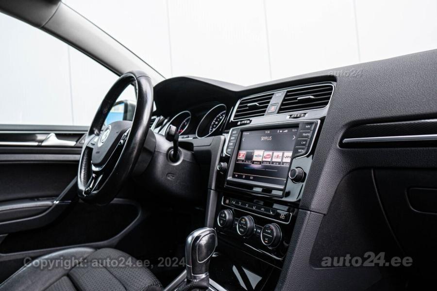 Grey Volkswagen Golf 2017 in Tallinn, with an engine capacity of 2.00 L and mileage of 191 thousand km for 15500 €, photo 23 on AUTOMOTO.COM.LV
