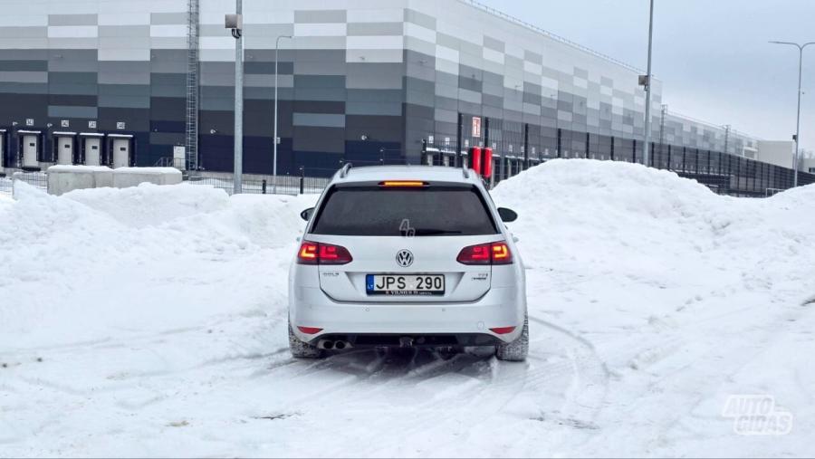 Grey Volkswagen Golf 2017 in Vilnius, with an engine capacity of 1.40 L and mileage of 274 thousand km for 5500 €, photo 5 on AUTOMOTO.COM.LV