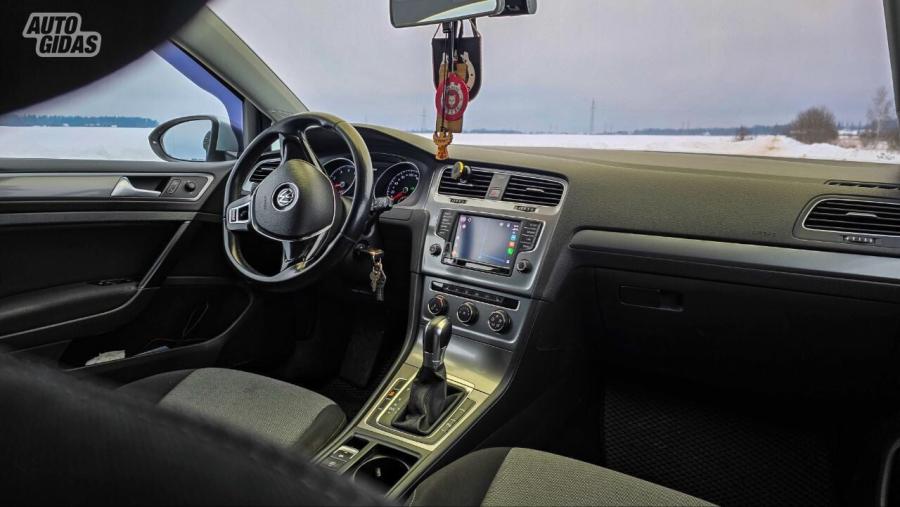 Grey Volkswagen Golf 2017 in Vilnius, with an engine capacity of 1.40 L and mileage of 274 thousand km for 5500 €, photo 12 on AUTOMOTO.COM.LV