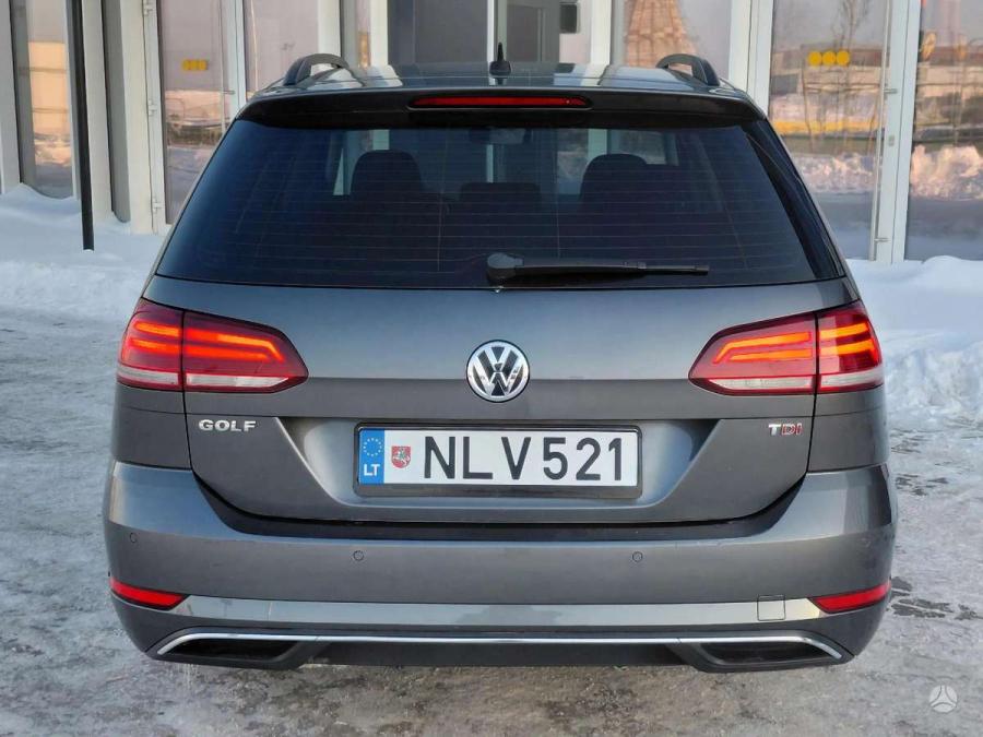 Grey Volkswagen Golf 2017 in Vilnius, with an engine capacity of 1.60 L and mileage of 235 thousand km for 8000 €, photo 5 on AUTOMOTO.COM.LV
