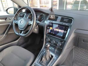 Grey Volkswagen Golf 2017 in Vilnius, with an engine capacity of 1.60 L and mileage of 235 thousand km for 8000 €, photo 14 on AUTOMOTO.COM.LV