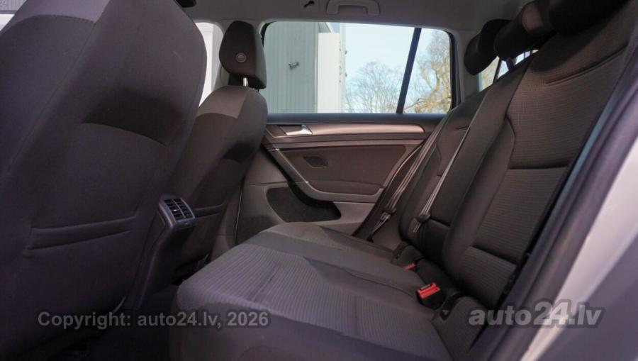 Pelēks Volkswagen Golf 2017 Tallina, ar dzinēja tilpumu 1.40 L un nobraukumu 133 tūkst. km par 12400 €, foto 9 vietnē AUTOMOTO.COM.LV
