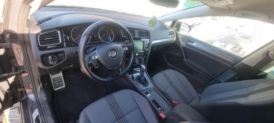 Grey Volkswagen Golf 2017 in Kedainiai, with an engine capacity of 1.60 L and mileage of 256 thousand km for 7499 €, photo 11 on AUTOMOTO.COM.LV
