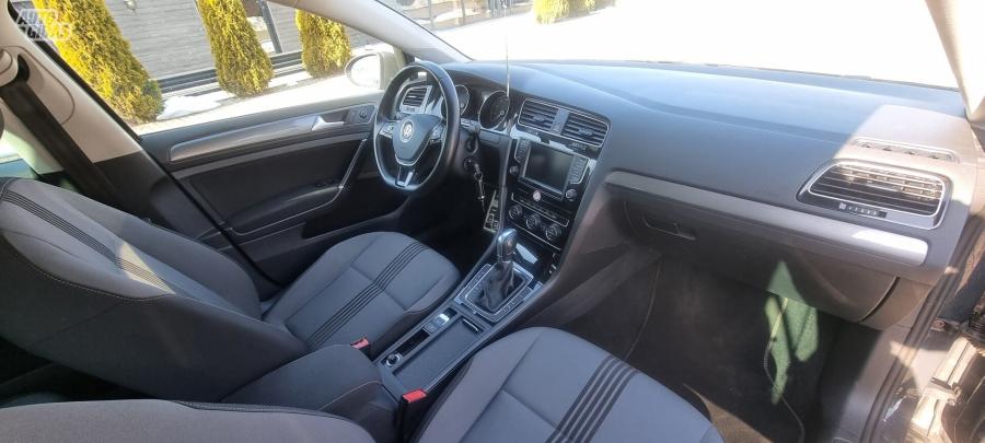 Grey Volkswagen Golf 2017 in Kedainiai, with an engine capacity of 1.60 L and mileage of 256 thousand km for 7499 €, photo 16 on AUTOMOTO.COM.LV