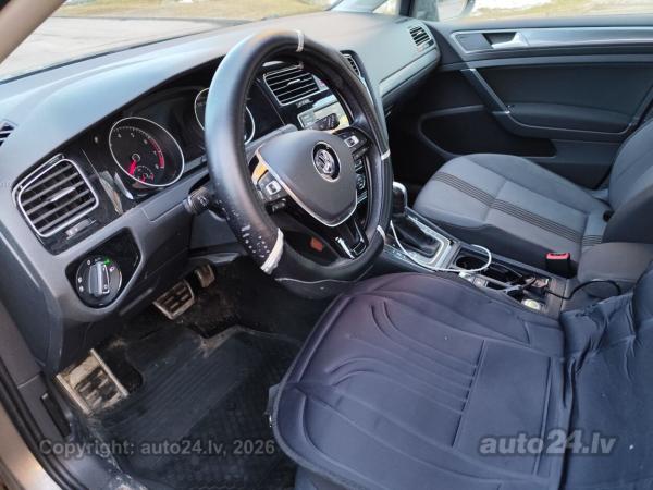 Grey Volkswagen Golf 2017 in Tallinn, with an engine capacity of 1.40 L and mileage of 107 thousand km for 12500 €, photo 4 on AUTOMOTO.COM.LV