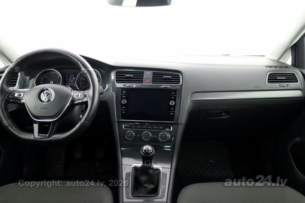 Grey Volkswagen Golf 2017 in Tallinn, with an engine capacity of 2.00 L and mileage of 268 thousand km for 4999 €, photo 5 on AUTOMOTO.COM.LV