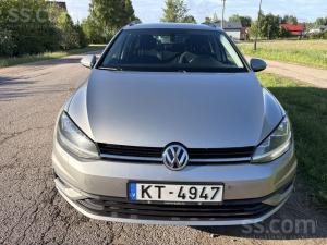 Grey Volkswagen Golf 2017 in Riga, with an engine capacity of 1.60 L and mileage of 238 thousand km for 5990 €, photo 9 on AUTOMOTO.COM.LV