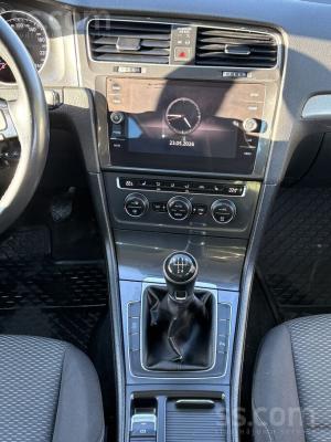 Grey Volkswagen Golf 2017 in Riga, with an engine capacity of 1.60 L and mileage of 238 thousand km for 5990 €, photo 11 on AUTOMOTO.COM.LV