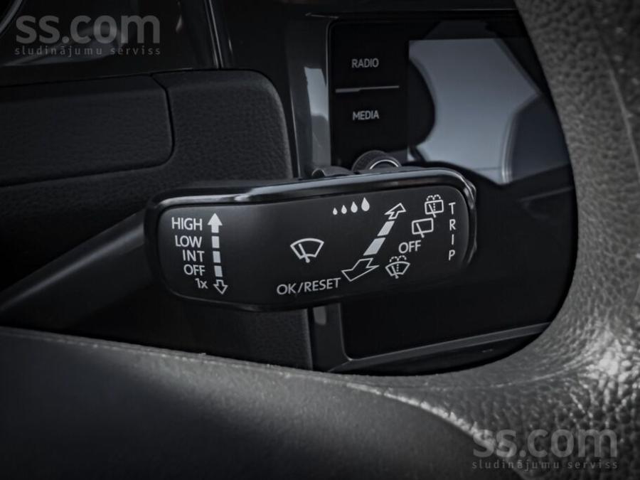 Pelēks Volkswagen Golf 2017 Rīga, ar dzinēja tilpumu 1.60 L un nobraukumu 160 tūkst. km par 10650 €, foto 16 vietnē AUTOMOTO.COM.LV