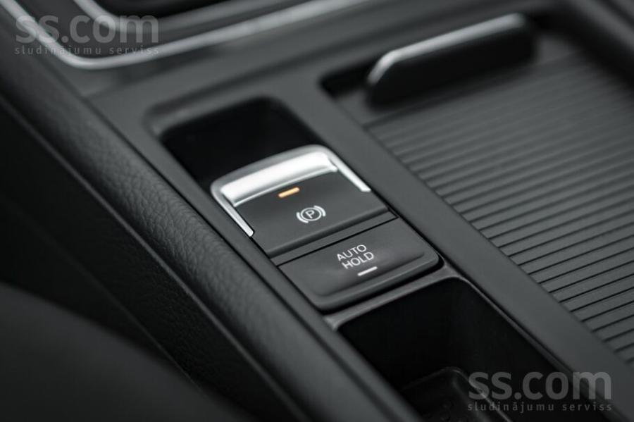 Pelēks Volkswagen Golf 2017 Rīga, ar dzinēja tilpumu 1.60 L un nobraukumu 160 tūkst. km par 10650 €, foto 18 vietnē AUTOMOTO.COM.LV