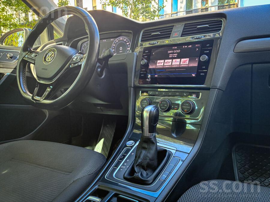 Pelēks Volkswagen Golf 2017 Rīga, ar dzinēja tilpumu 1.40 L un nobraukumu 133 tūkst. km par 11500 €, foto 17 vietnē AUTOMOTO.COM.LV