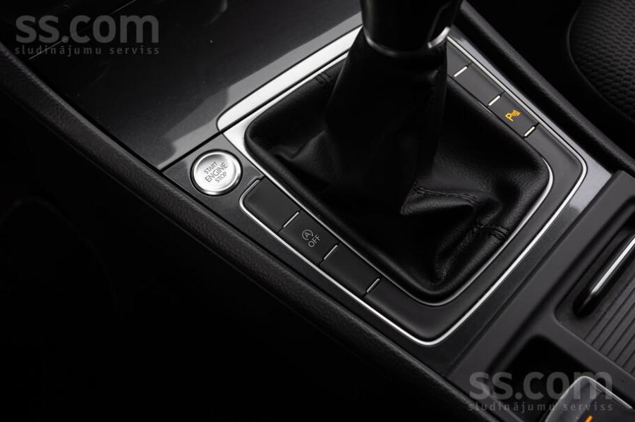 Pelēks Volkswagen Golf 2017 Jelgava, ar dzinēja tilpumu 1.60 L un nobraukumu 265 tūkst. km par 7500 €, foto 12 vietnē AUTOMOTO.COM.LV