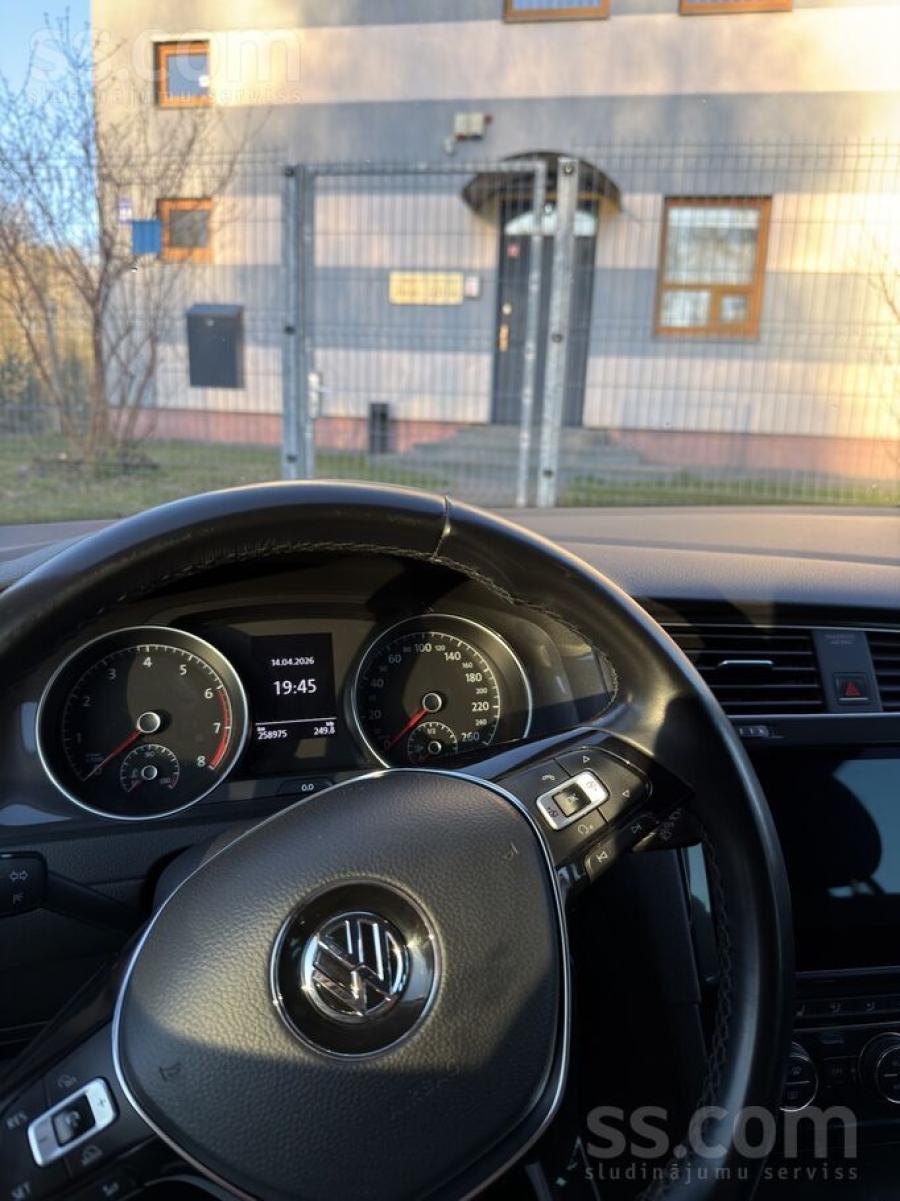 Pelēks Volkswagen Golf 2017 Rīga, ar dzinēja tilpumu 1.40 L un nobraukumu 259 tūkst. km par 8454 €, foto 18 vietnē AUTOMOTO.COM.LV