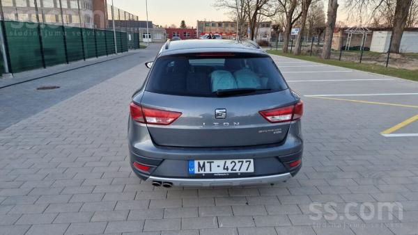 Grey Volkswagen Golf 2017 in Jelgava, with an engine capacity of 2.00 L and mileage of 245 thousand km for 9700 €, photo 4 on AUTOMOTO.COM.LV